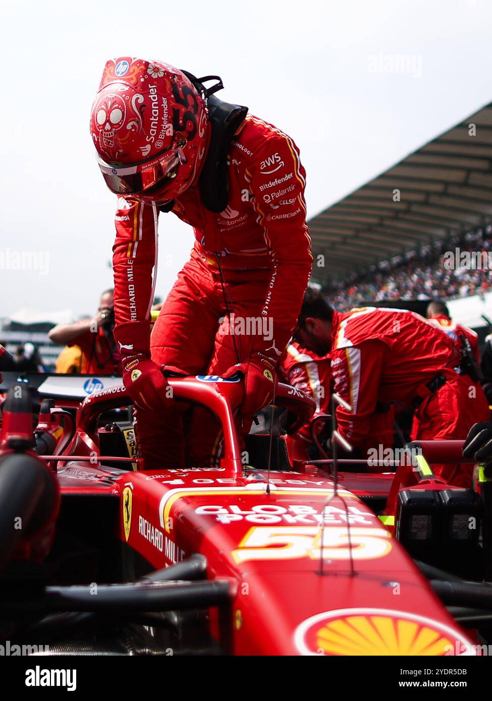 SAINZ Carlos (spa), Scuderia Ferrari SF-24, portrait lors du Gran Premio de la Ciudad de Mexico ...