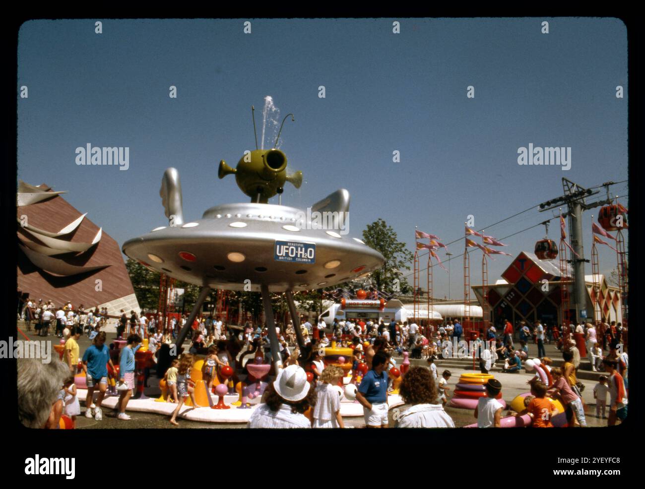 L’attraction UFO H2O, présentée à Expo 86, l’exposition universelle de ...