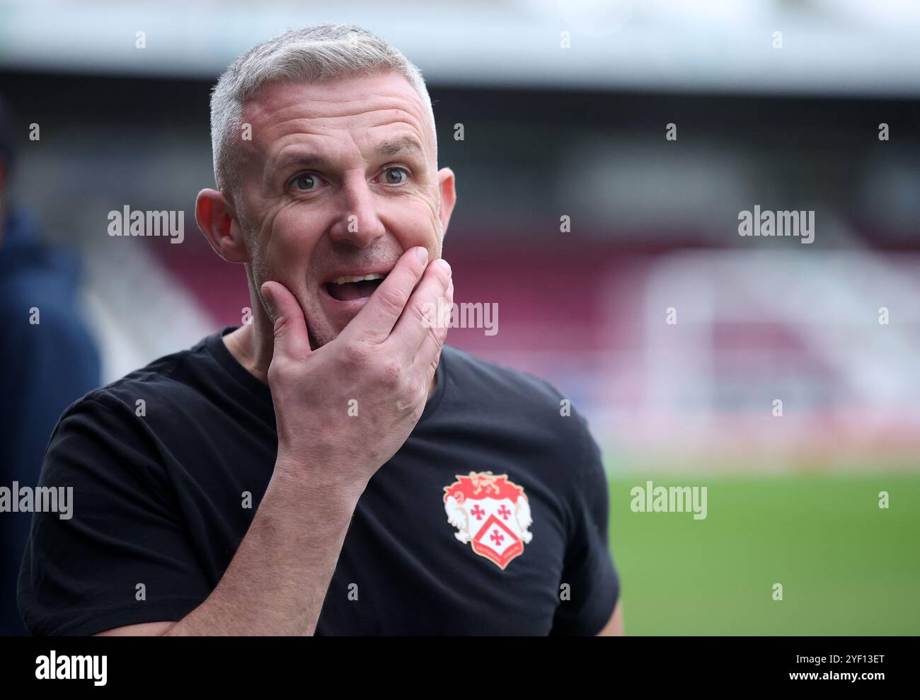 Le manager de Kettering Town, Richard Lavery, devance le match du ...