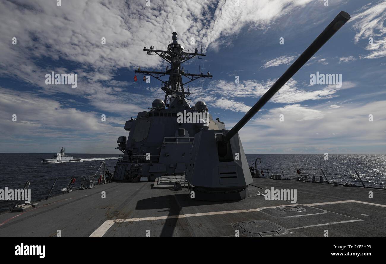 MER D'ANDAMAN (1er novembre 2024) - le destroyer de missiles guidés de ...