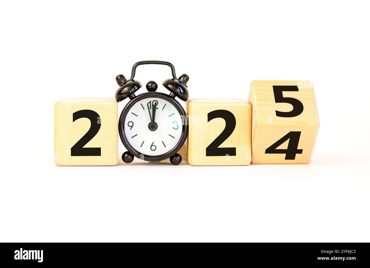 Concept d'entreprise du symbole du nouvel an 2025. Beau cube en bois ...