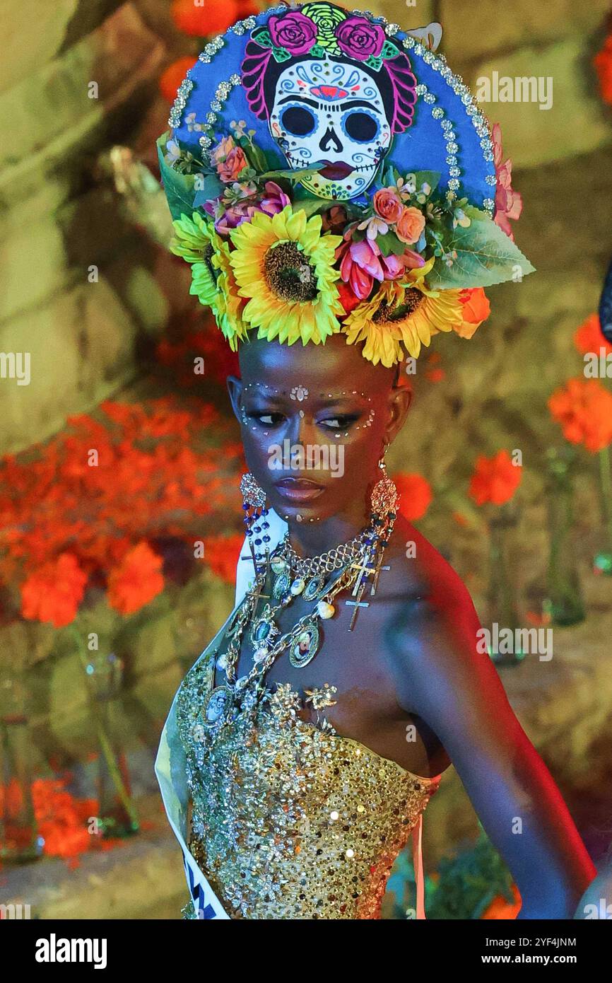 Miss Universe Catrinas Gala Catwalk Miss Botswana Thanolo Thato marche ...