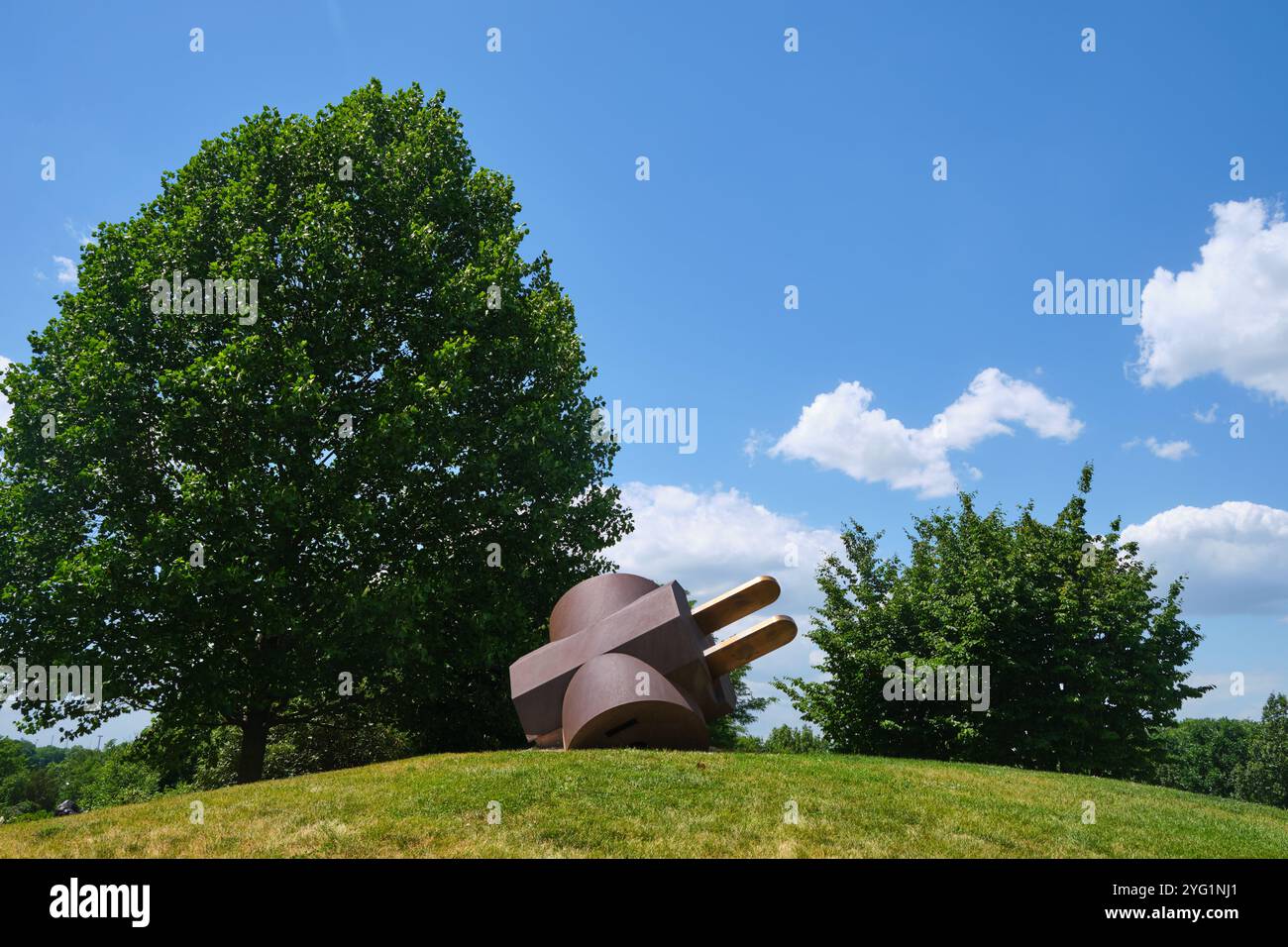 Sculpture géante en acier de Claes Oldenburg, Three Way Plug. Une ...