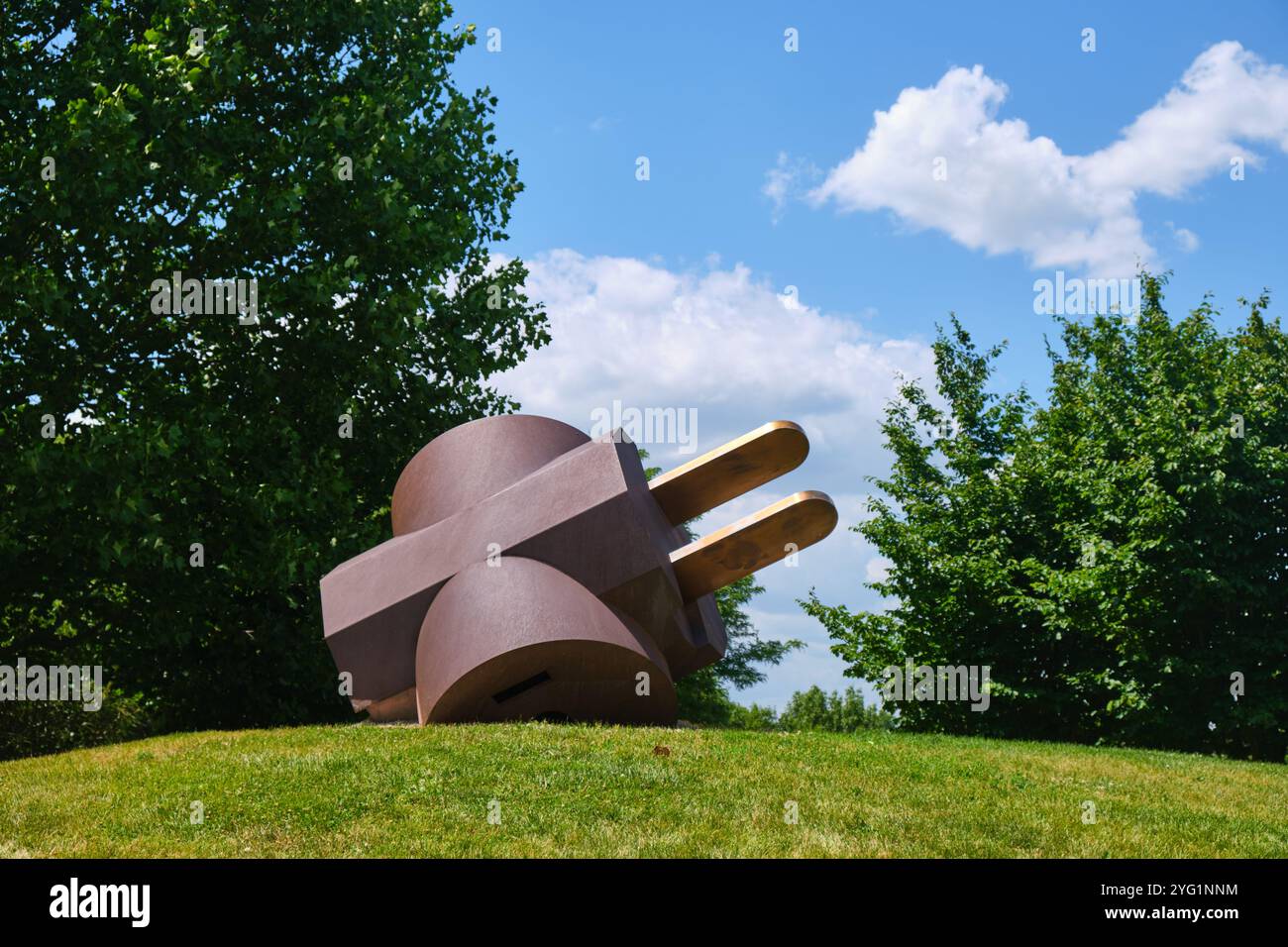 Sculpture géante en acier de Claes Oldenburg, Three Way Plug. Une ...
