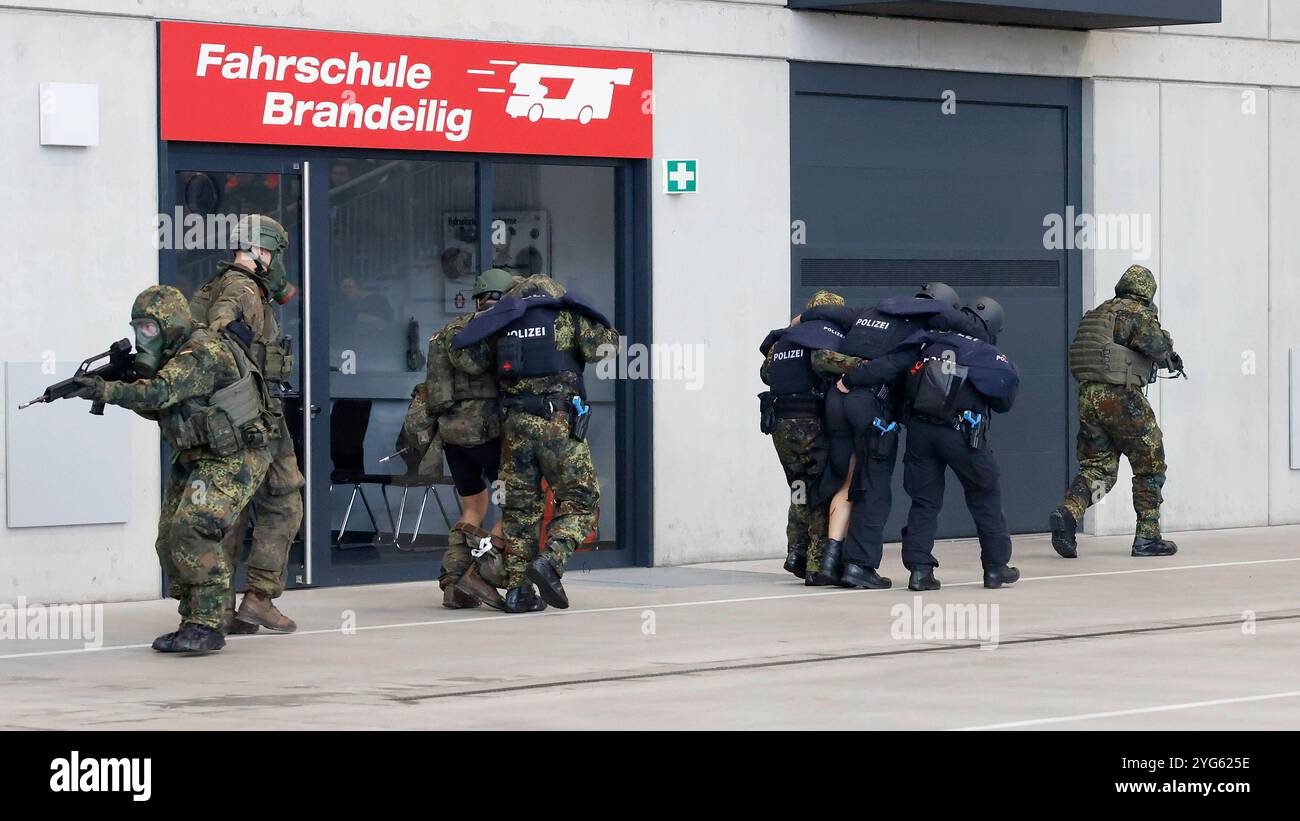 während der Übung arbeiteten die Spezialeinheiten von Bundeswehr und ...