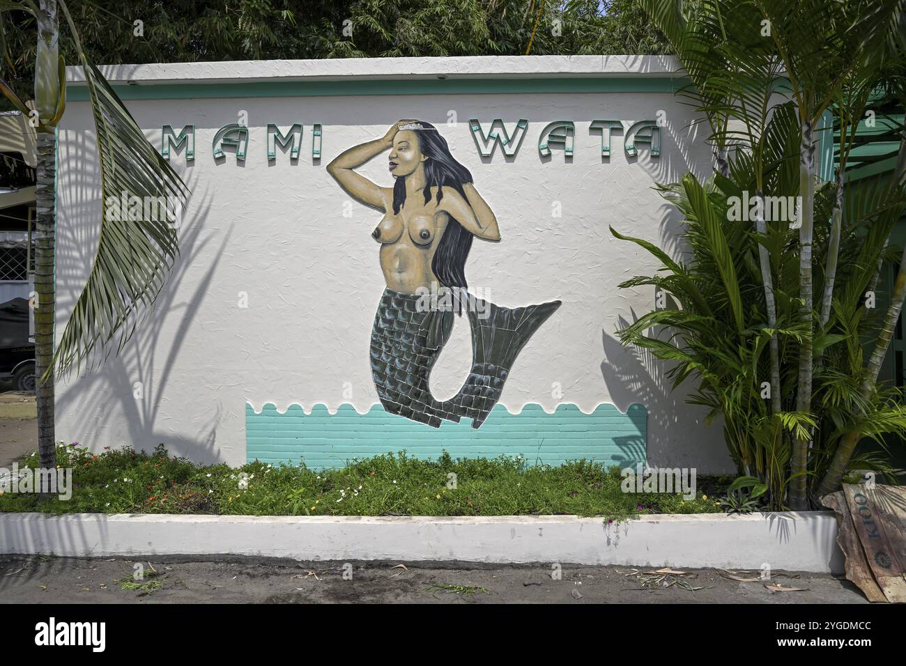 Restaurant Mami Wata sur le fleuve Congo, nommé d'après la déesse de l'eau du même nom ...