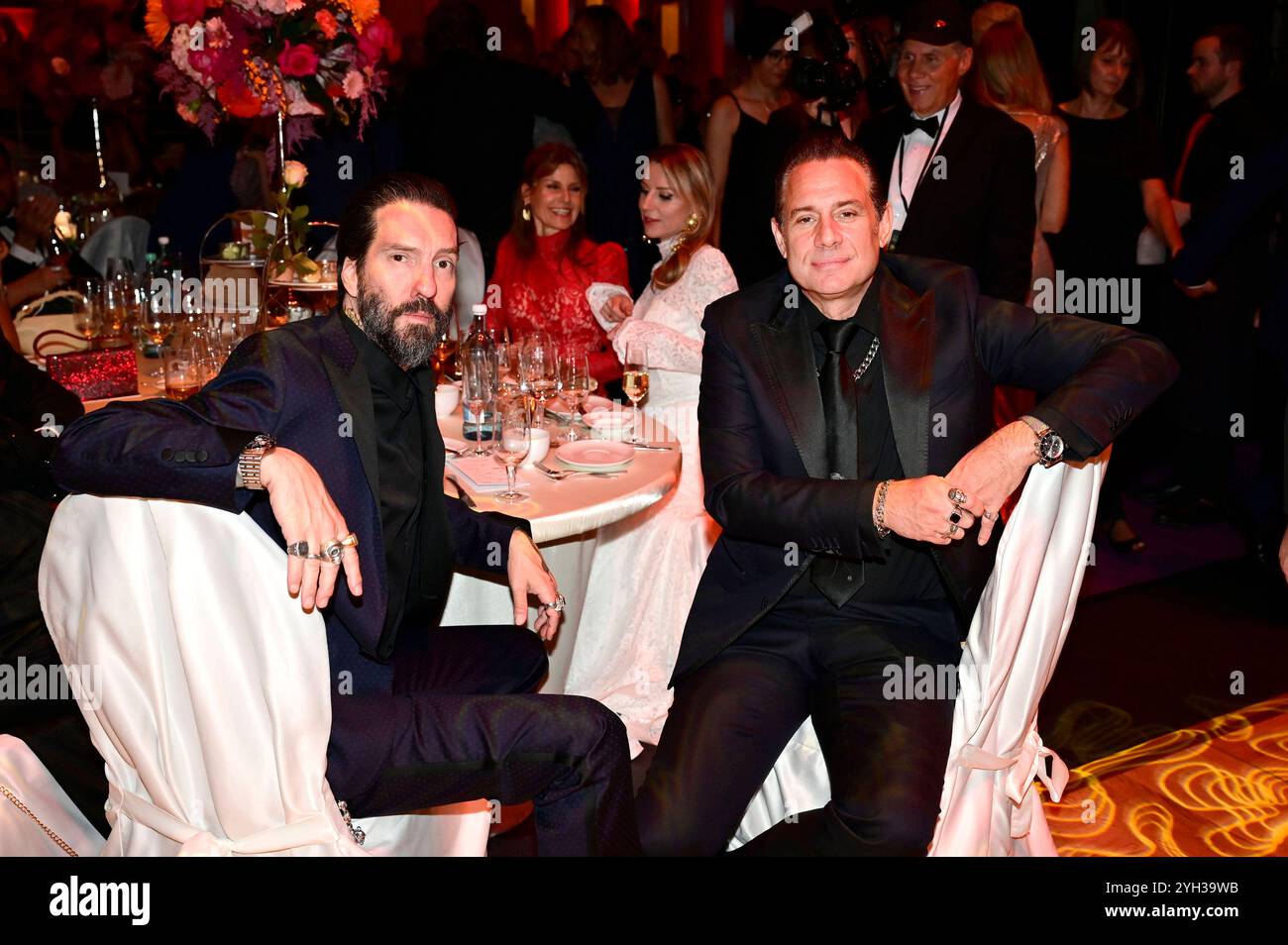 Alec Völkel und Sascha Vollmer beim 29. Leipziger Opernball 2024 in der ...