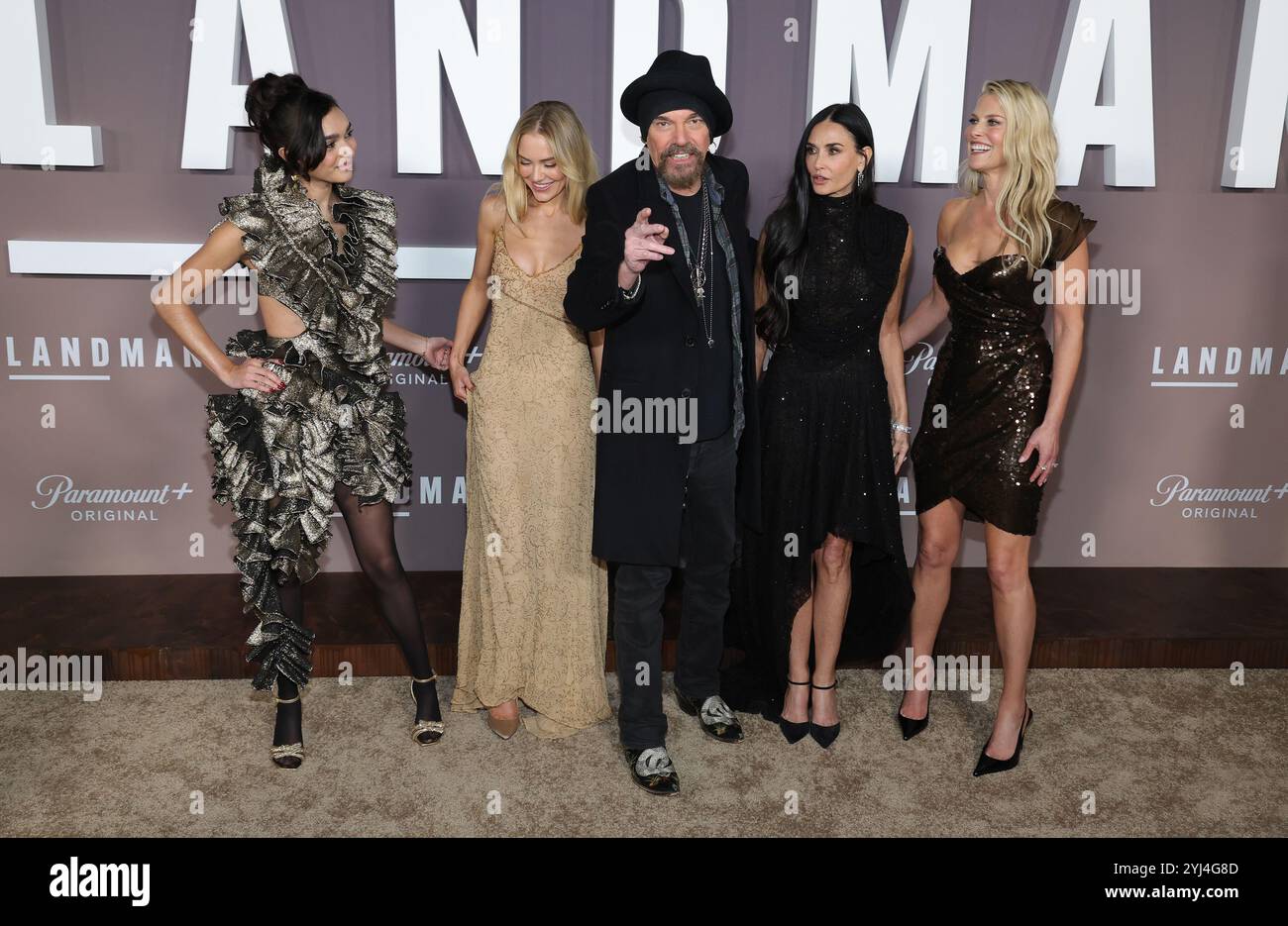 LOS ANGELES, CA - 12 NOVEMBRE : Paulina Chávez, Michelle Randolph ...