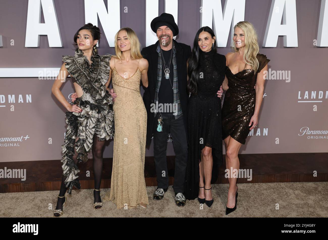 LOS ANGELES, CA - 12 NOVEMBRE : Paulina Chávez, Michelle Randolph ...