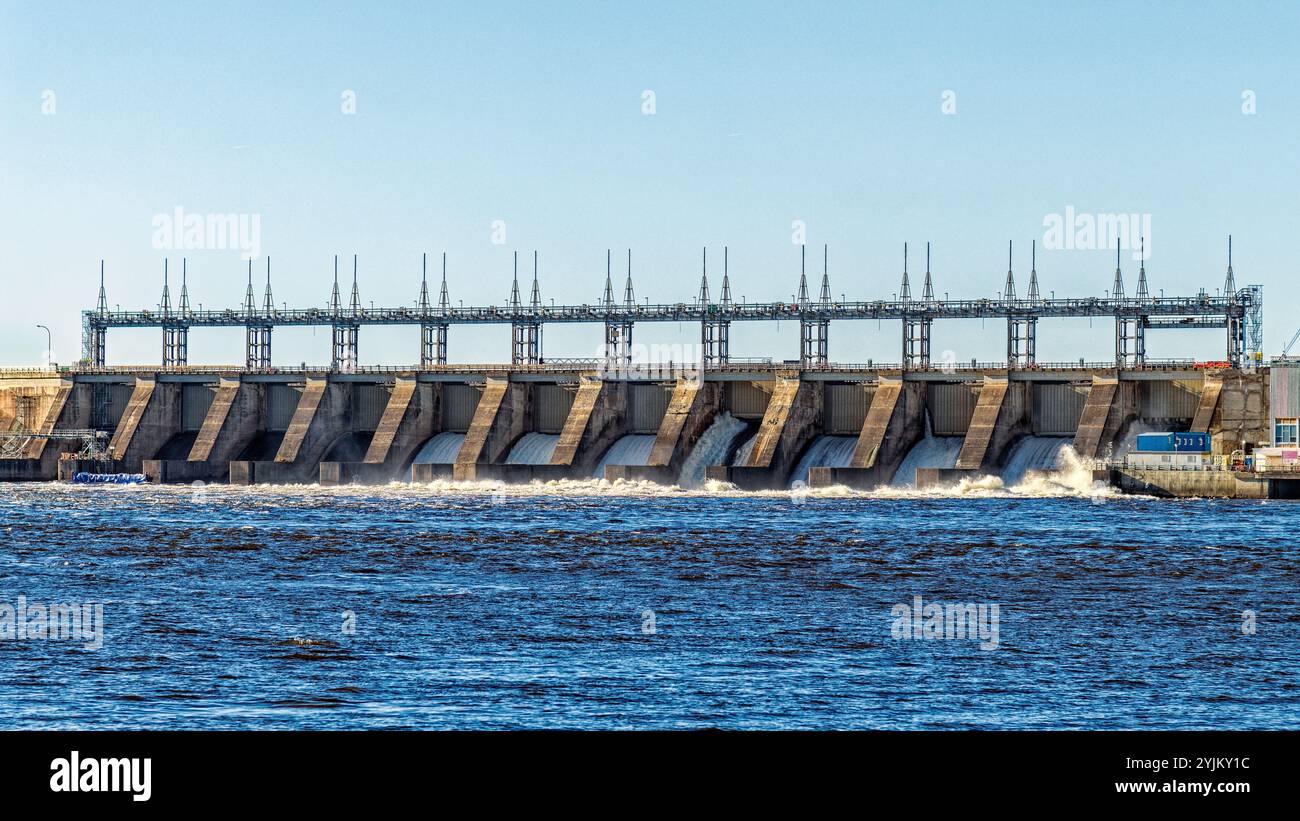 Déversoirs du barrage Banque de photographies et d’images à haute ...