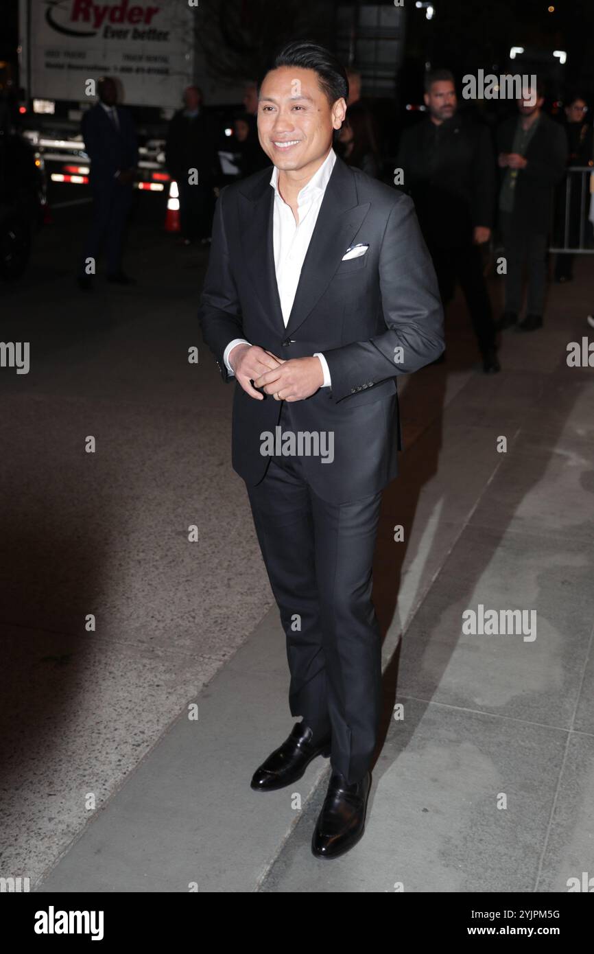 NEW YORK, NEW YORK - 14 NOVEMBRE : Jon M. Chu a assisté à la première ...