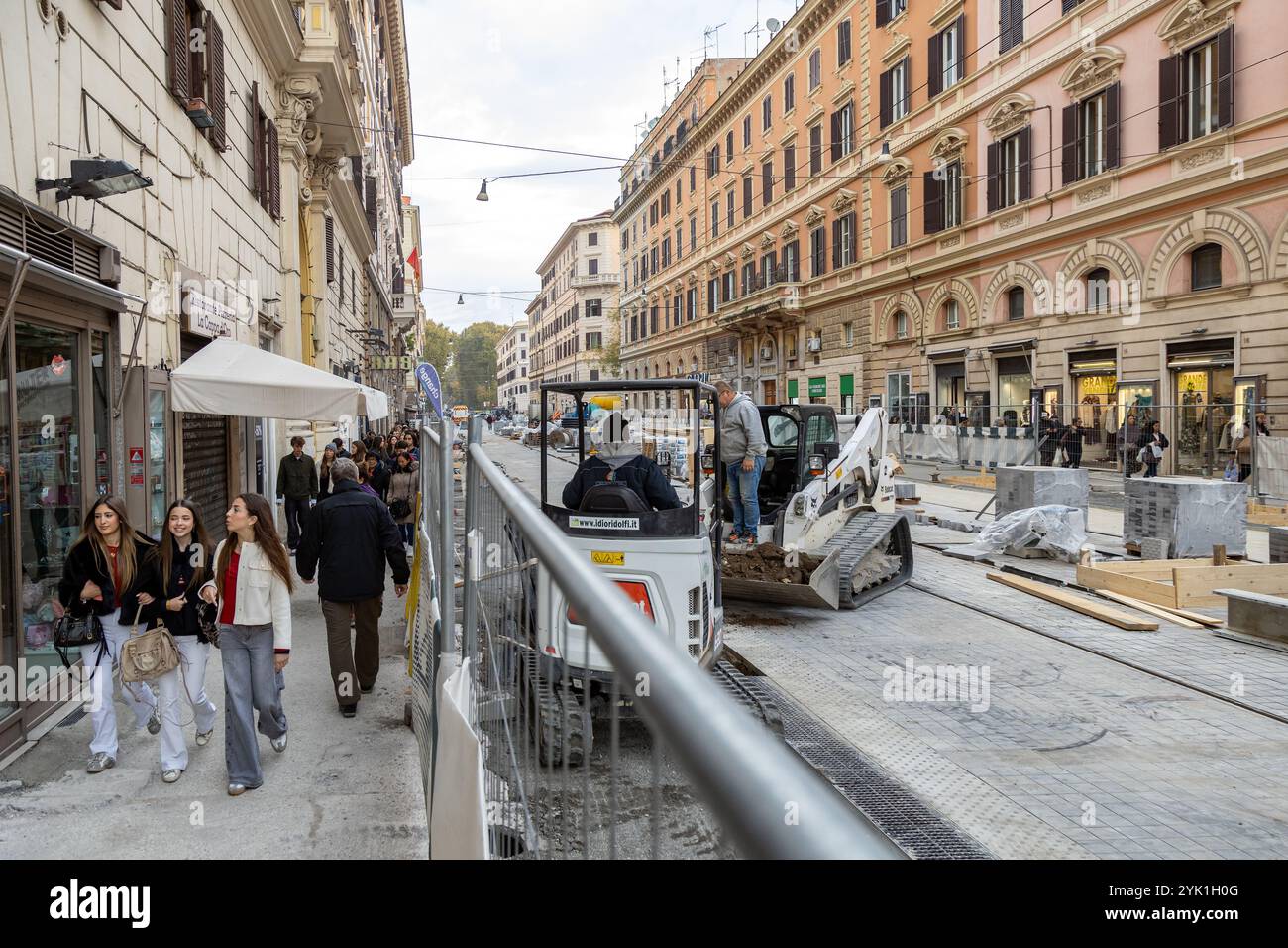 Rome, Italie - 14 novembre 2024 : construction en cours sur la via ...