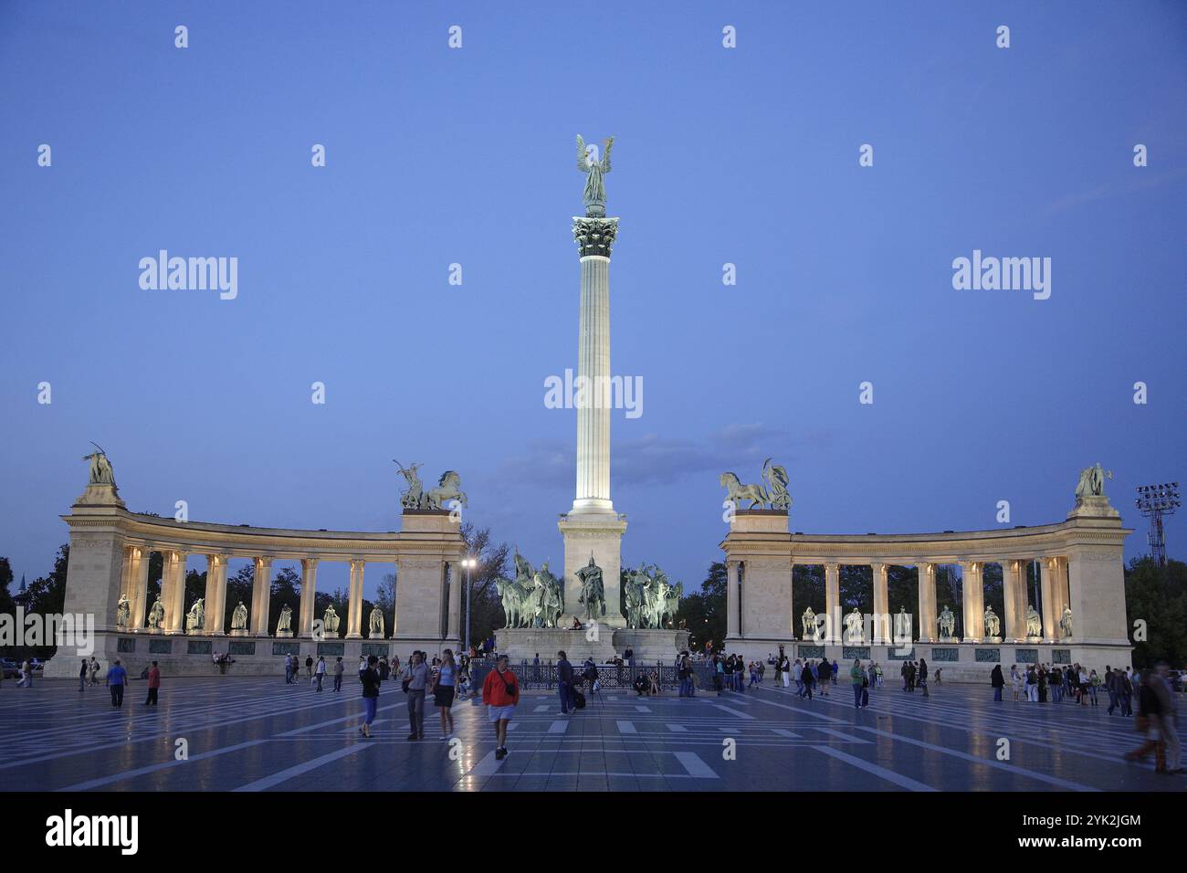 Monuments et monuments au peuple hongrois Banque de photographies et d ...