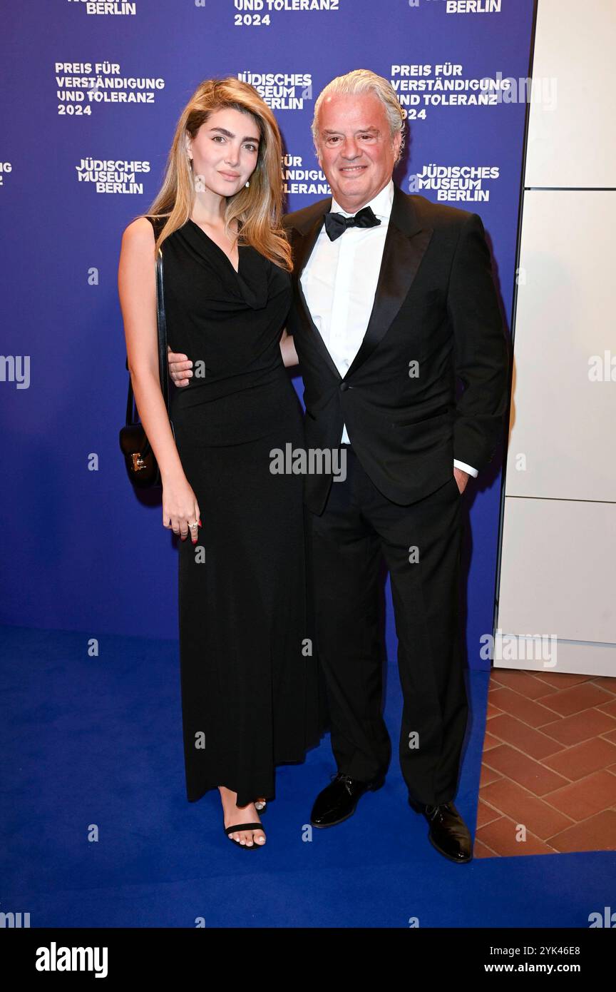 MiCal Rosenblat mit Begleitung BEI der 23. Verleihung des Preises für ...