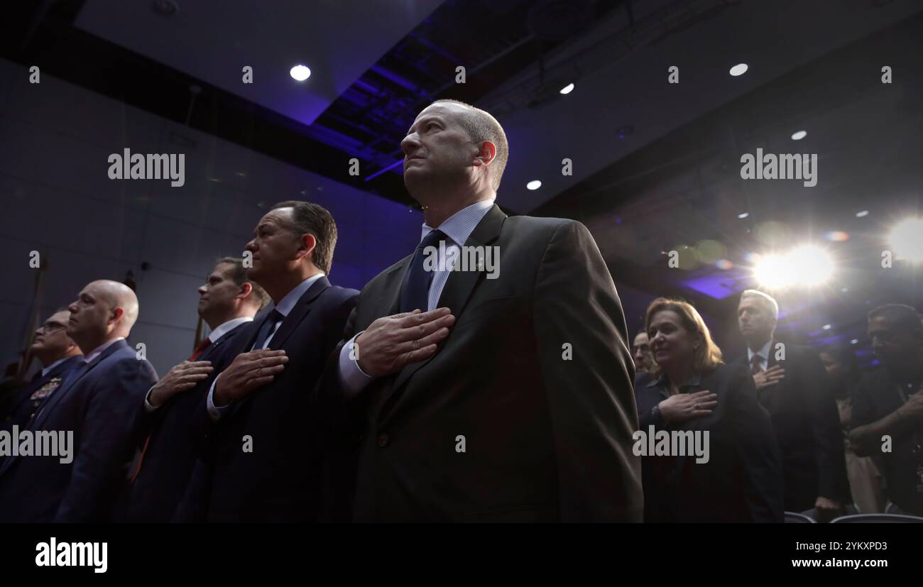 Le fonctionnaire principal des douanes et de la protection des ...