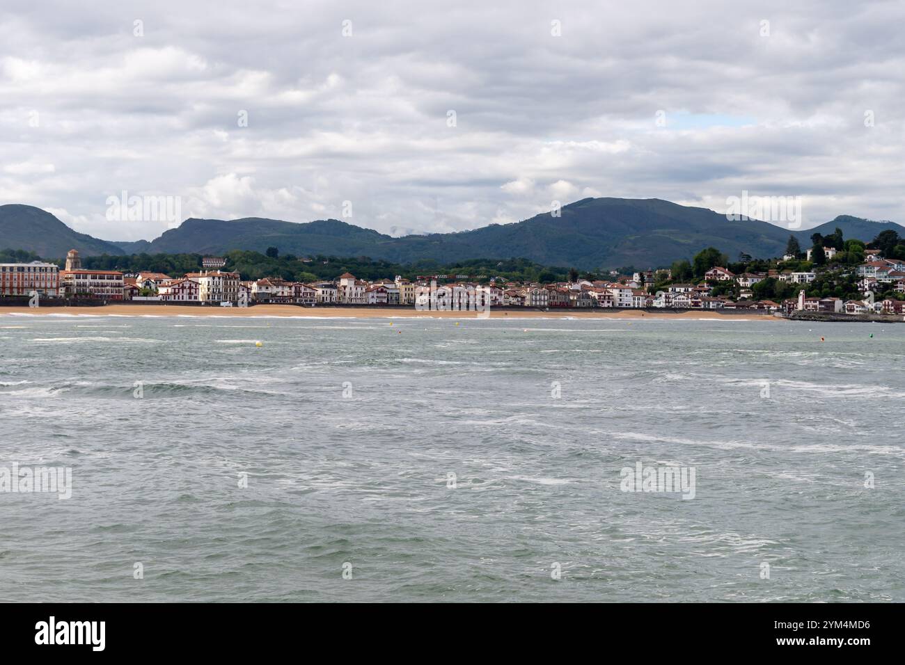 Ports de pêche fort de Ciboure et Socoa sur la côte basque, stations ...
