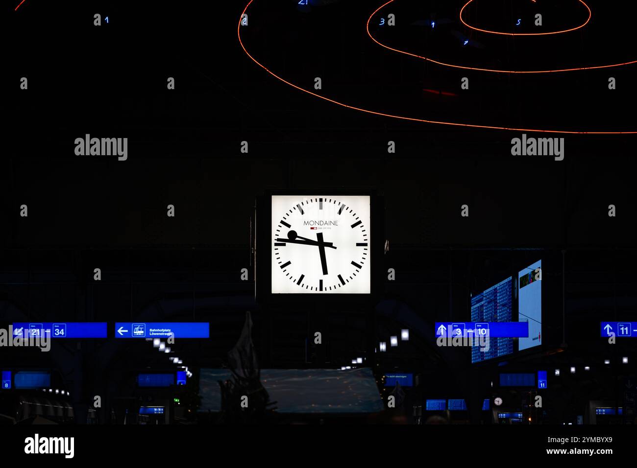 Interieur train de nuit cff Banque de photographies et d’images à haute ...