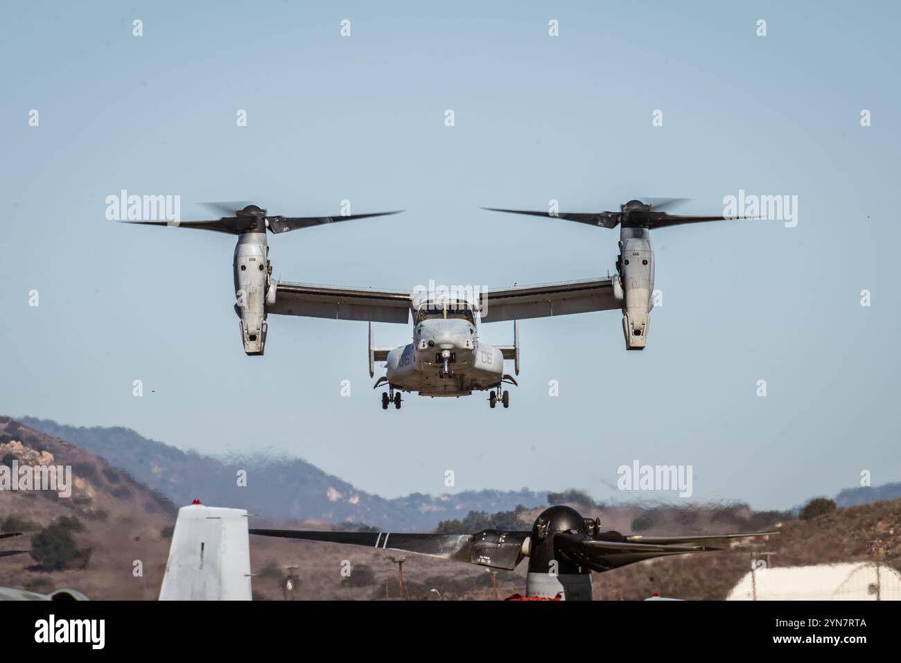 Un MV-22B Osprey du corps des Marines des États-Unis attaché au Marine ...