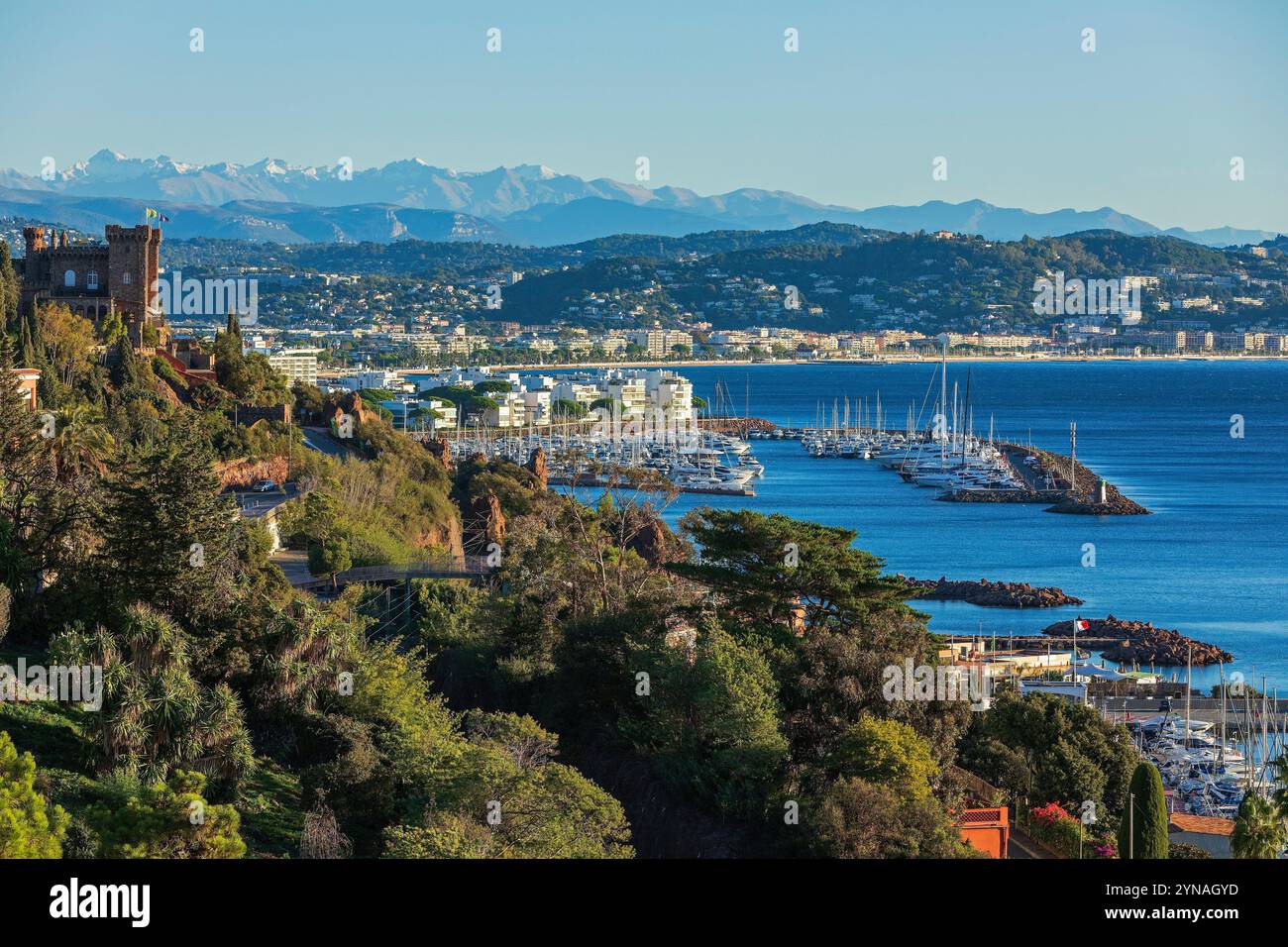 Port de mandelieu la napoule Banque de photographies et d’images à ...