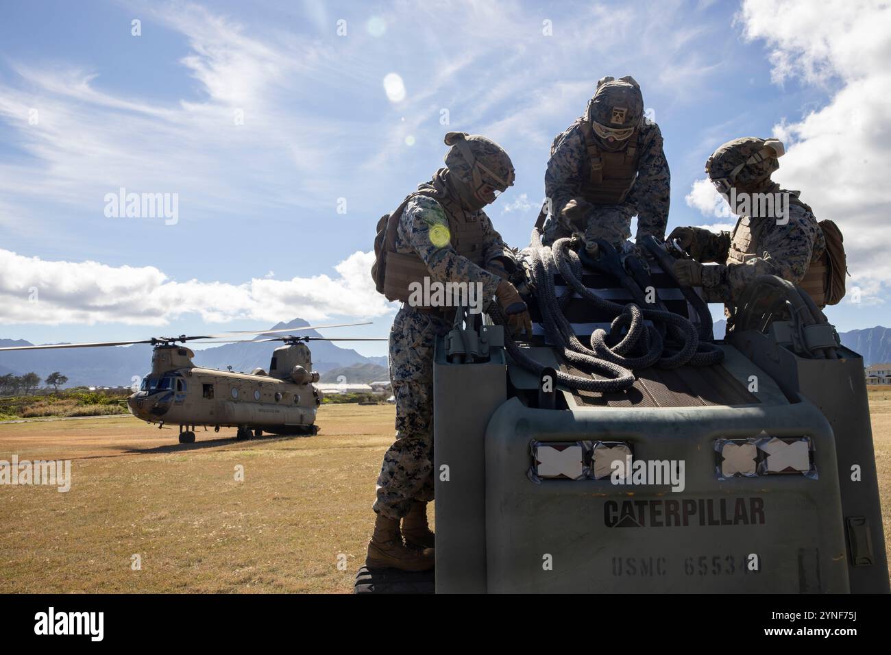 U.S. Marines avec combat Logistics Company 33, combat Logistics ...