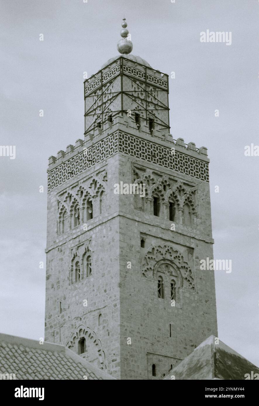 Le minaret de l’emblématique mosquée Koutoubia dans la vieille ville de ...