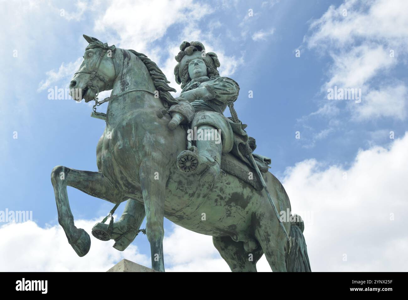 La statue équestre est une statue équestre en bronze du roi de France ...