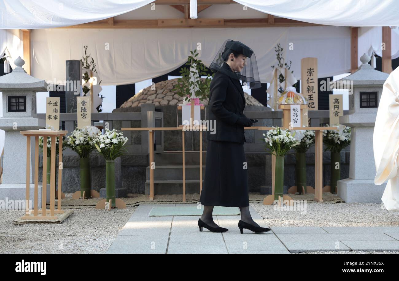 Empress Masako visits Toshimagaoka Cemetery to mourn for Princess ...