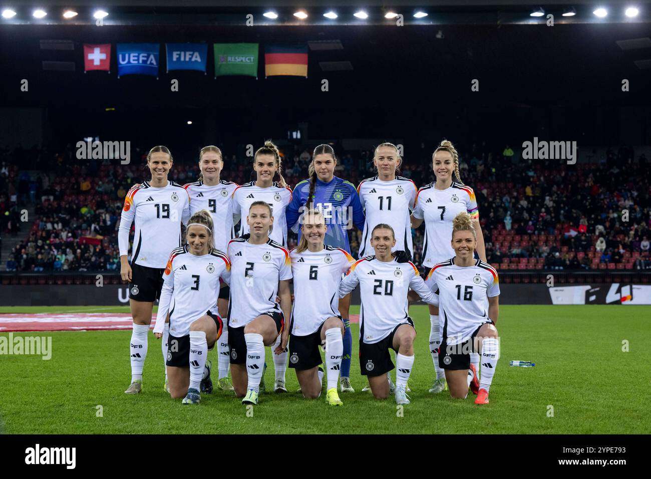 Startelf Teamfoto Klara Buehl (Deutschland, #19), Sjoeke Nuesken ...