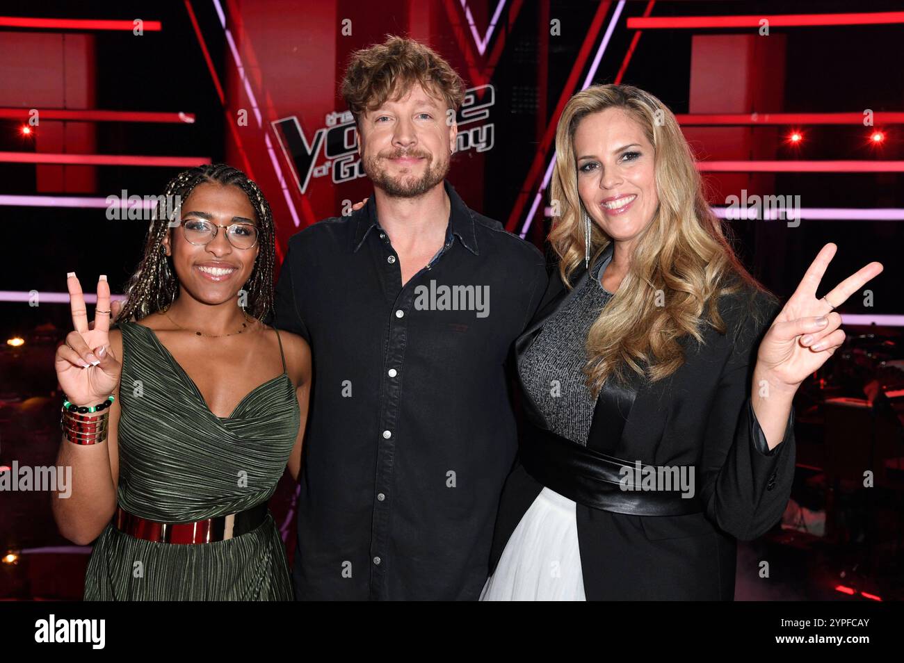 Emily König, Samu Haber und Jennifer Lynn im Halbfinale der 14. Staffel ...