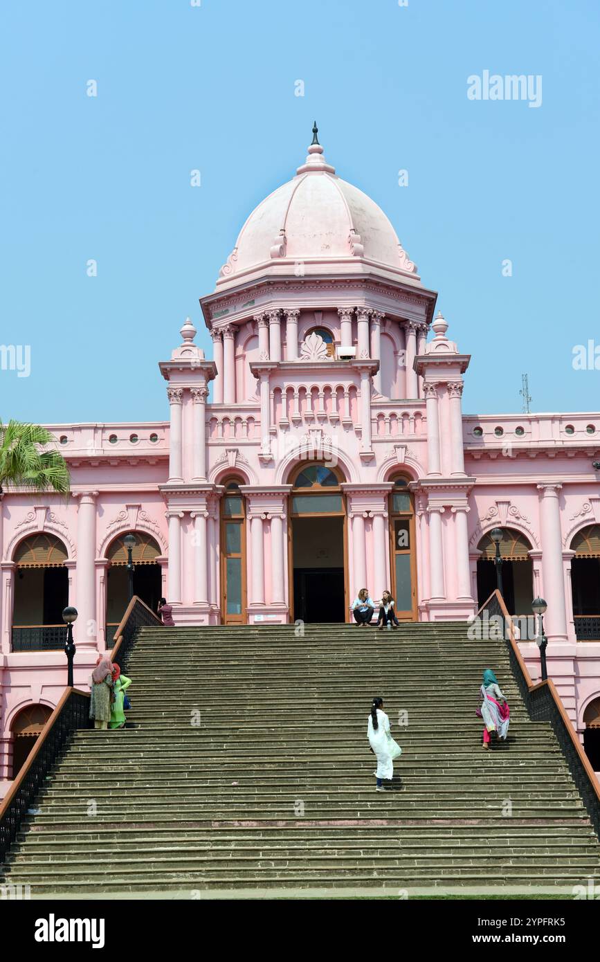 Le Musée Ahsan Manzil dans l'ancien palais du Nawab de Dhaka dans le vieux Dhaka, Bangladesh ...