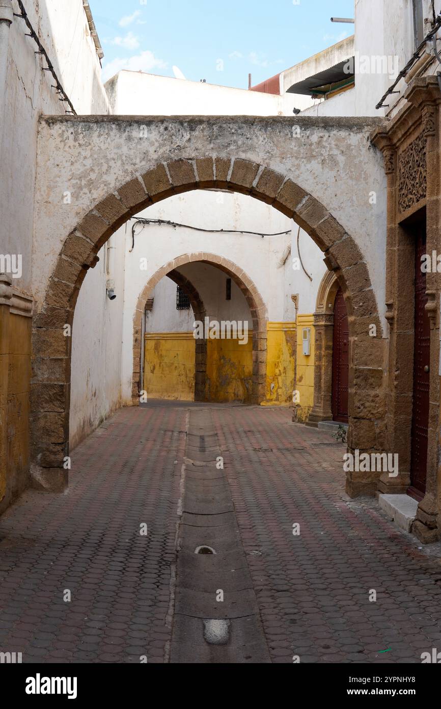 Charmante arche dans le quartier Habous de Casablanca, au Maroc, avec ...