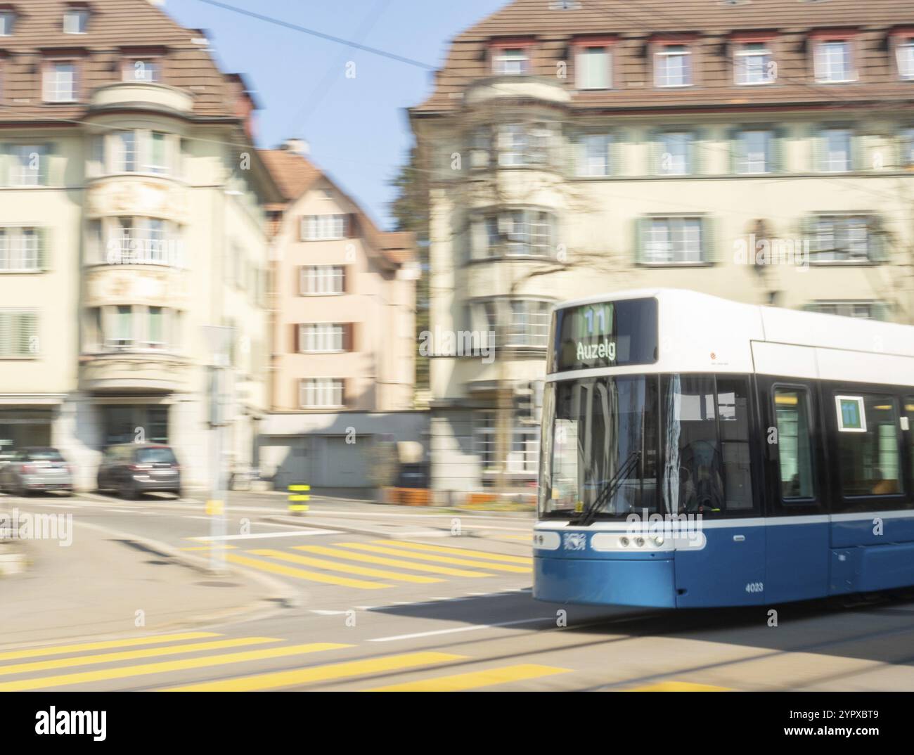 Zurich, en Suisse, est célèbre pour son réseau de tramways de transport ...