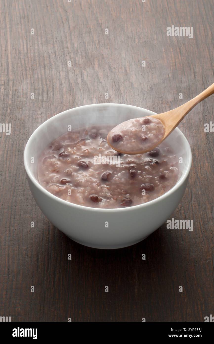 Bouillie de haricots rouges Banque de photographies et d’images à haute ...