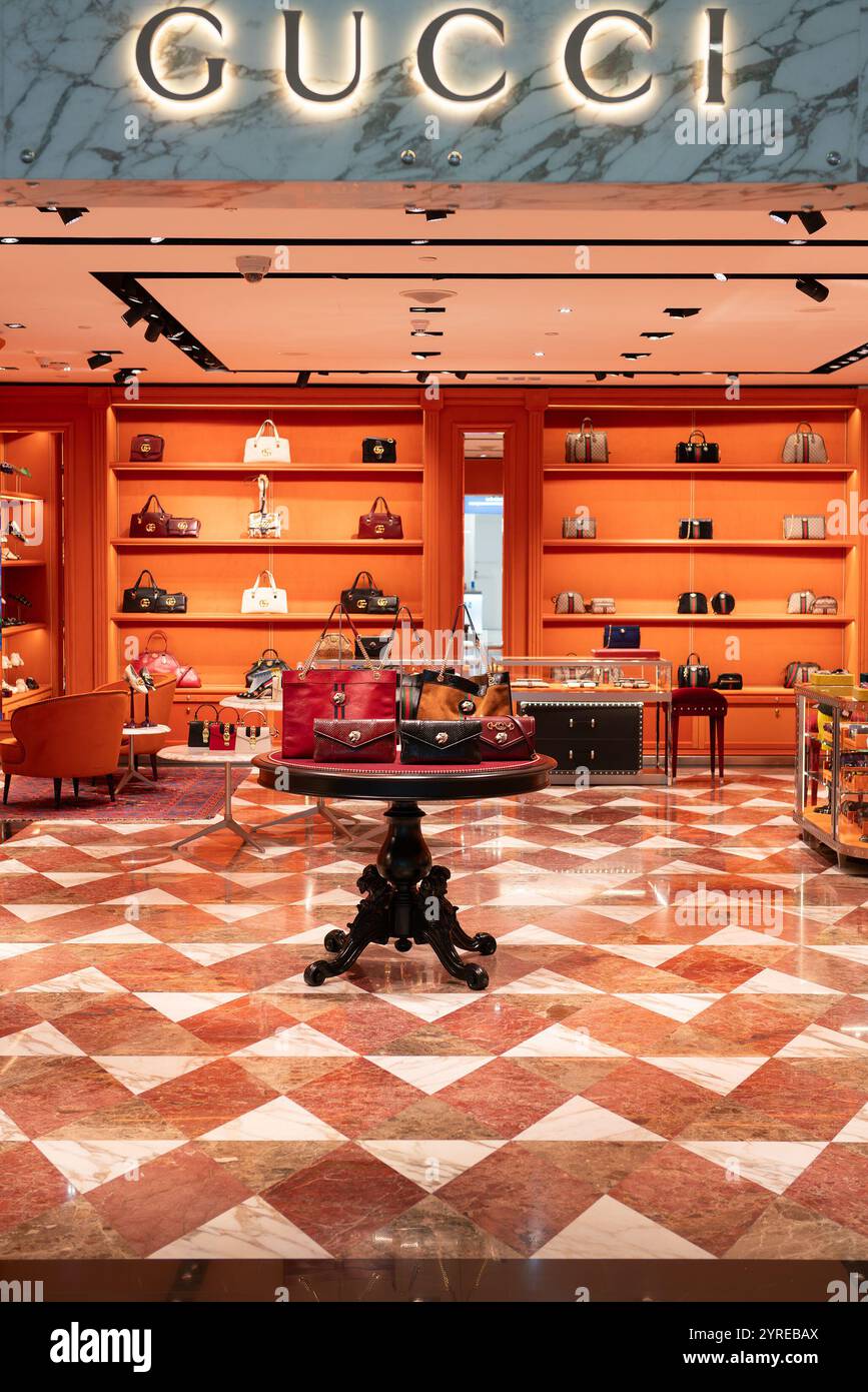 Gucci store dubai Banque de photographies et d’images à haute ...