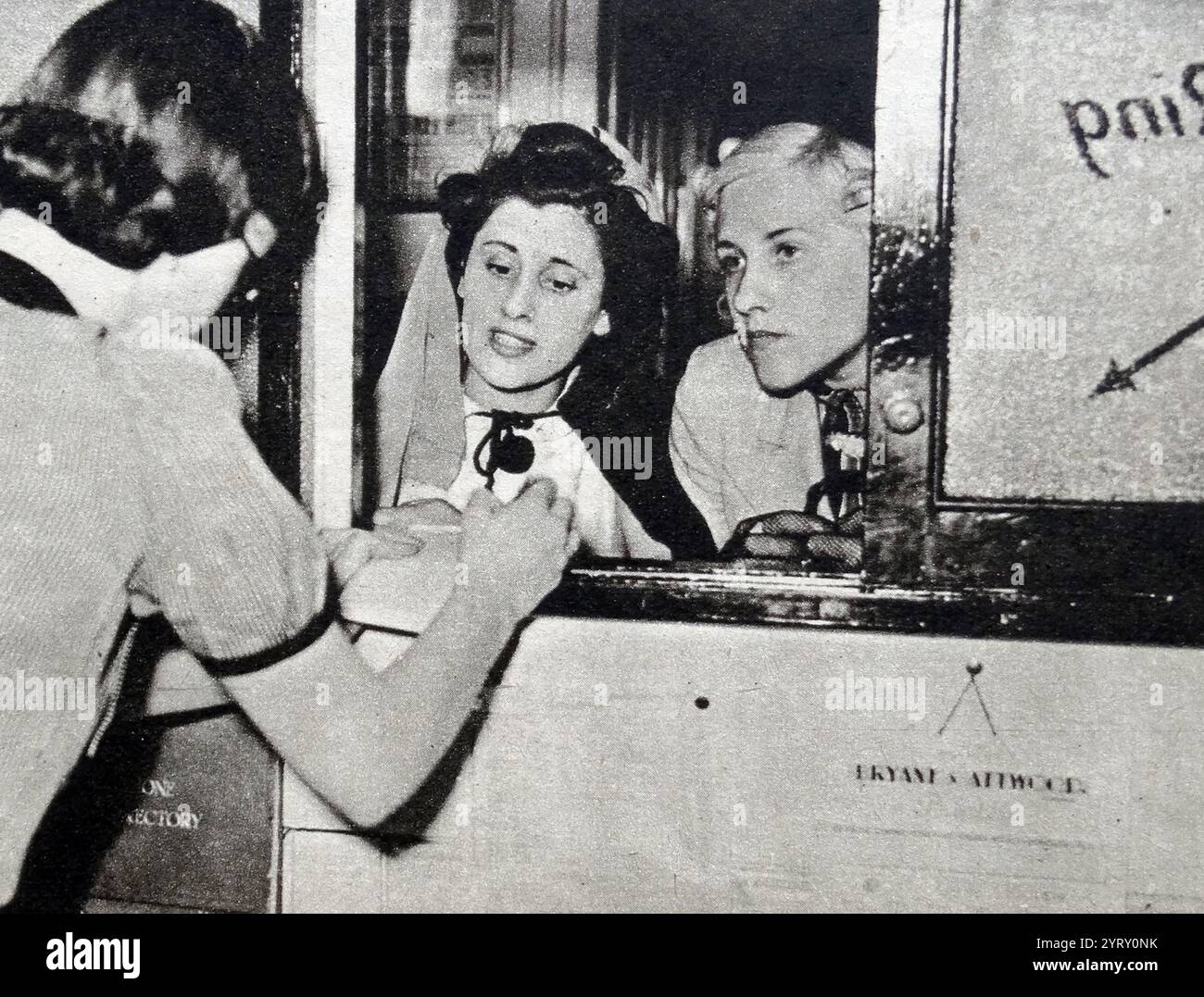 PAM et Claudia Lester, filles de Claud Lester, qui était un comédien ...
