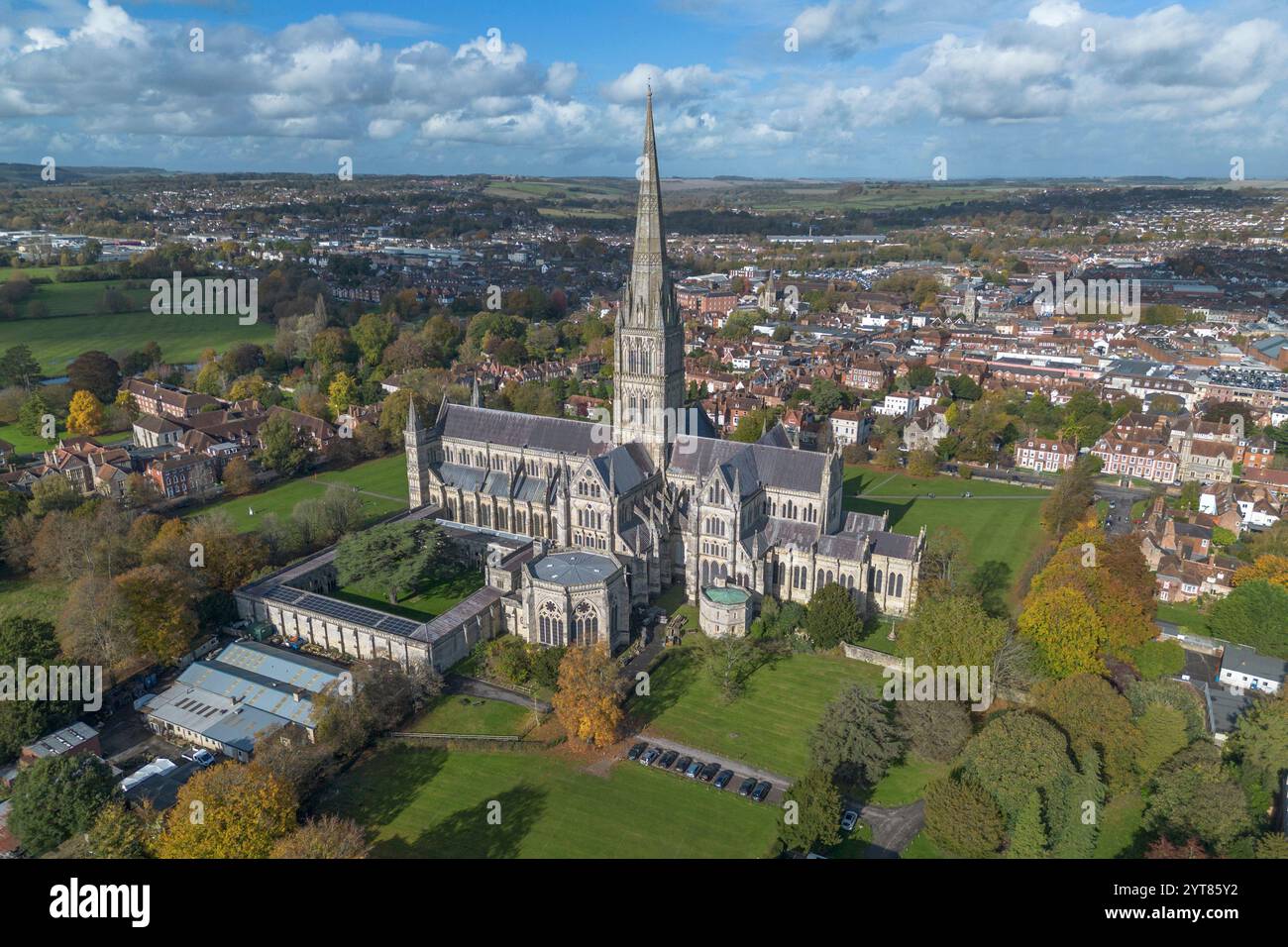 Vue aérienne de la cathédrale de Salisbury, anciennement l'église ...
