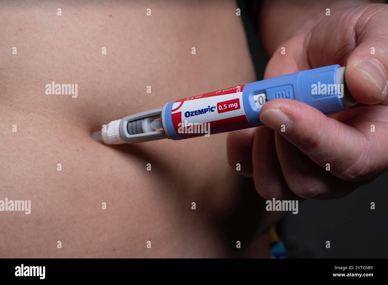 Injection sous cutanée Banque de photographies et d’images à haute ...