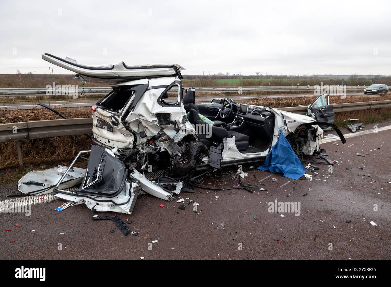 A14/Gröbers - Autos stoßen am Schkeuditzer Kreuz zusammen : Zwei Schwerverletzte 09.12.2024 ...