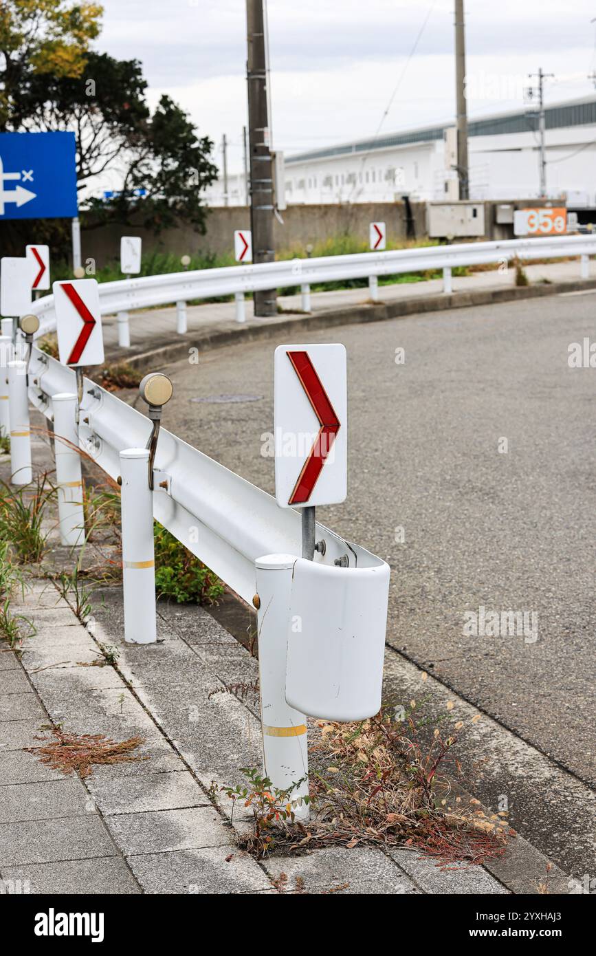 Alertes routières panneaux de signalisation en virage, panneaux de ...