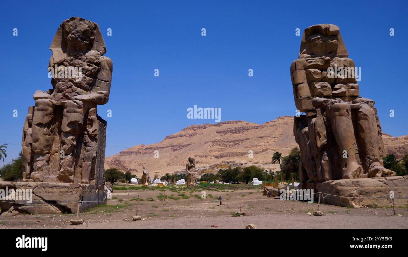 Colossus of memnon Banque de photographies et d’images à haute ...