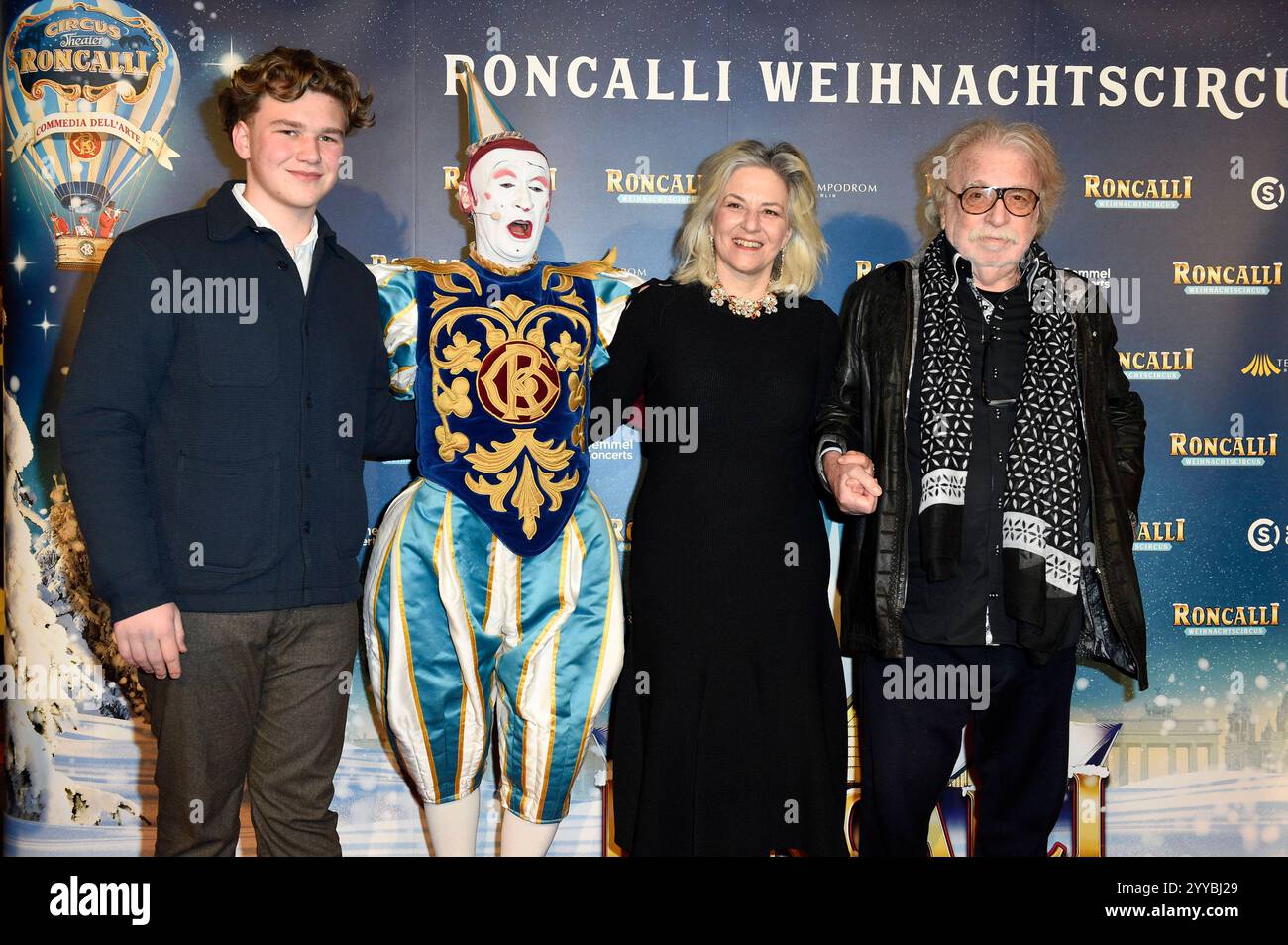 Martina Gedeck mit Neffe Anton und Bernhard Paul BEI der Premiere des ...