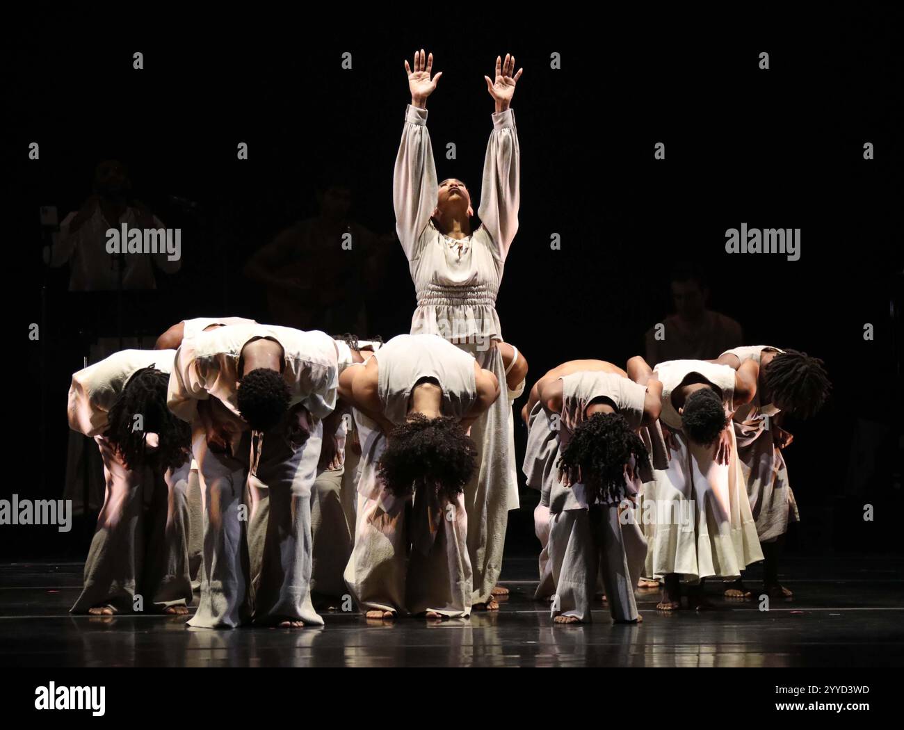 20 décembre 2024, New York, New York, États-Unis : Alvin Ailey danseurs ...