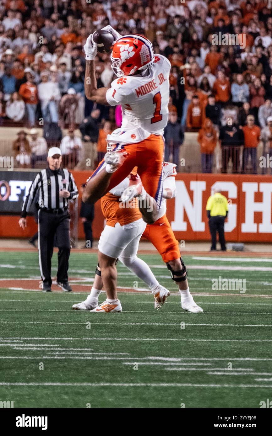 21 décembre 2024. T.J. Moore #1 des Clemson Tigers en action contre les ...