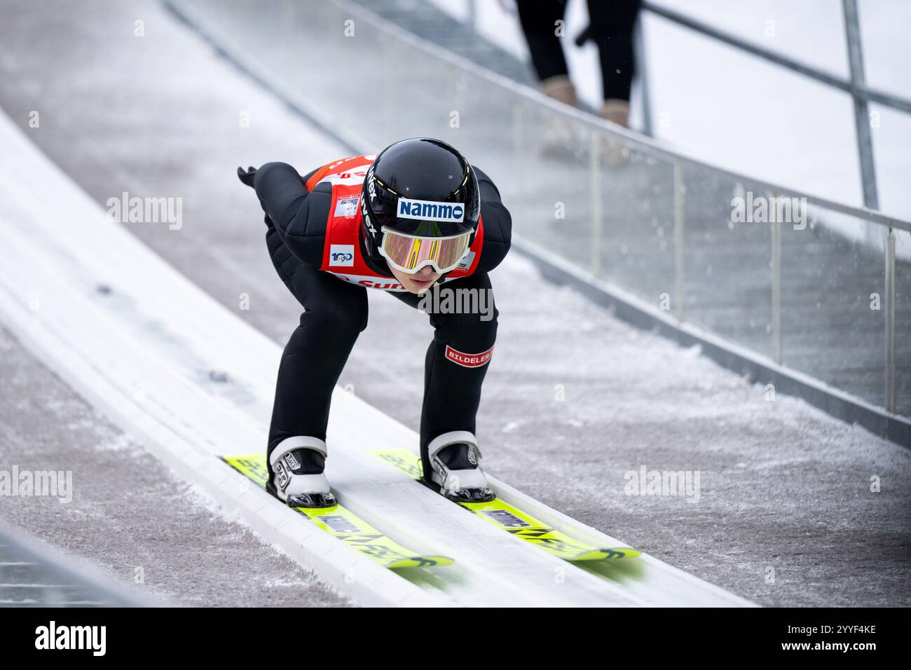 Ingvild Synnoeve Midtskogen (norvégien) im Anlauf, sui, FIS Viessmsann ...