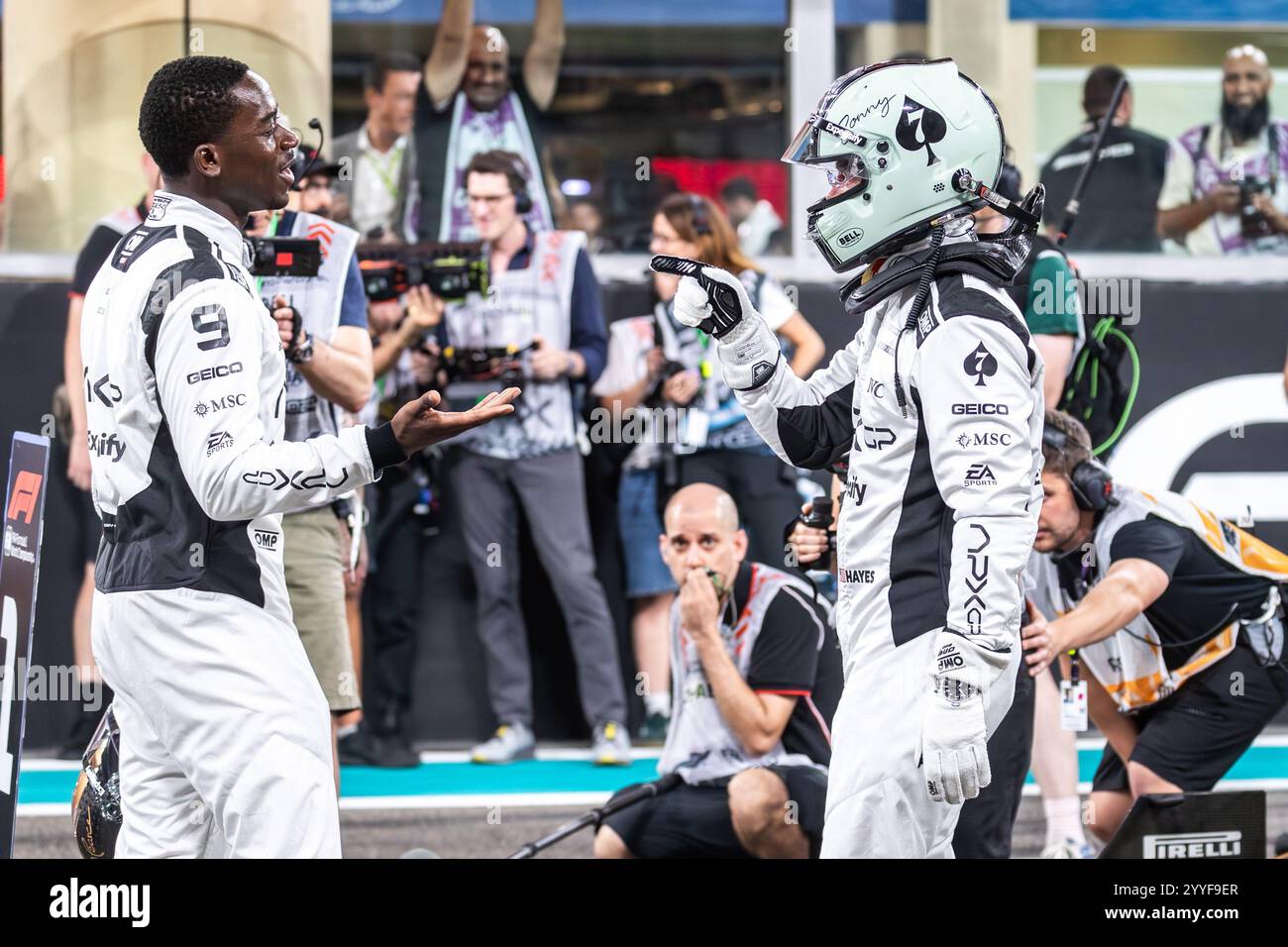 Île de Yas, Abu Dhabi. 6-8 décembre 2024. Grand Prix F1 d'Abu Dhabi. Les acteurs Brad Pitt et ...