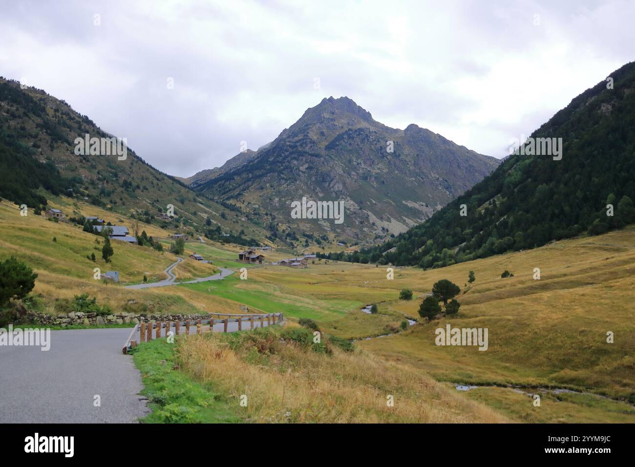 La vallée d'Incles près de Soldeu dans les Pyrénées d'Andorre, l'un des ...