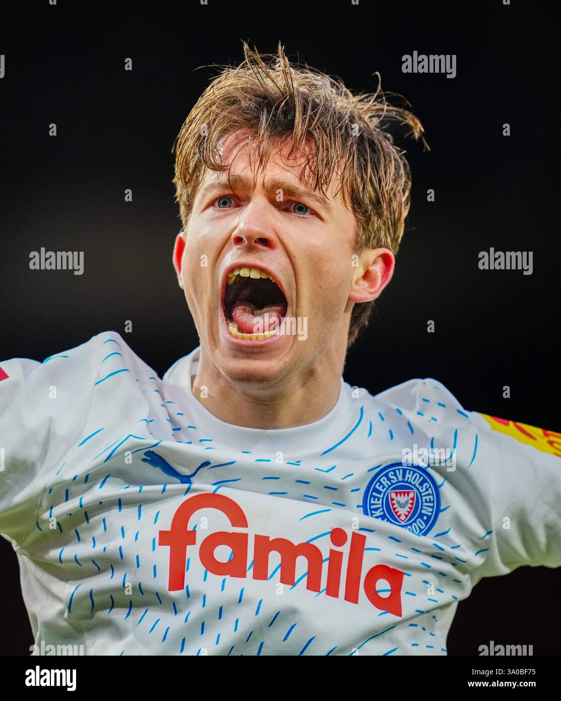 02 mars 2025 : Magnus Knudsen de Holstein Kiel gestes pendant un 1 ...