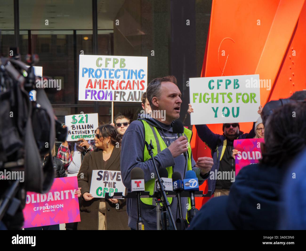 Protestation contre les licenciements d'employés du Consumer Financial ...