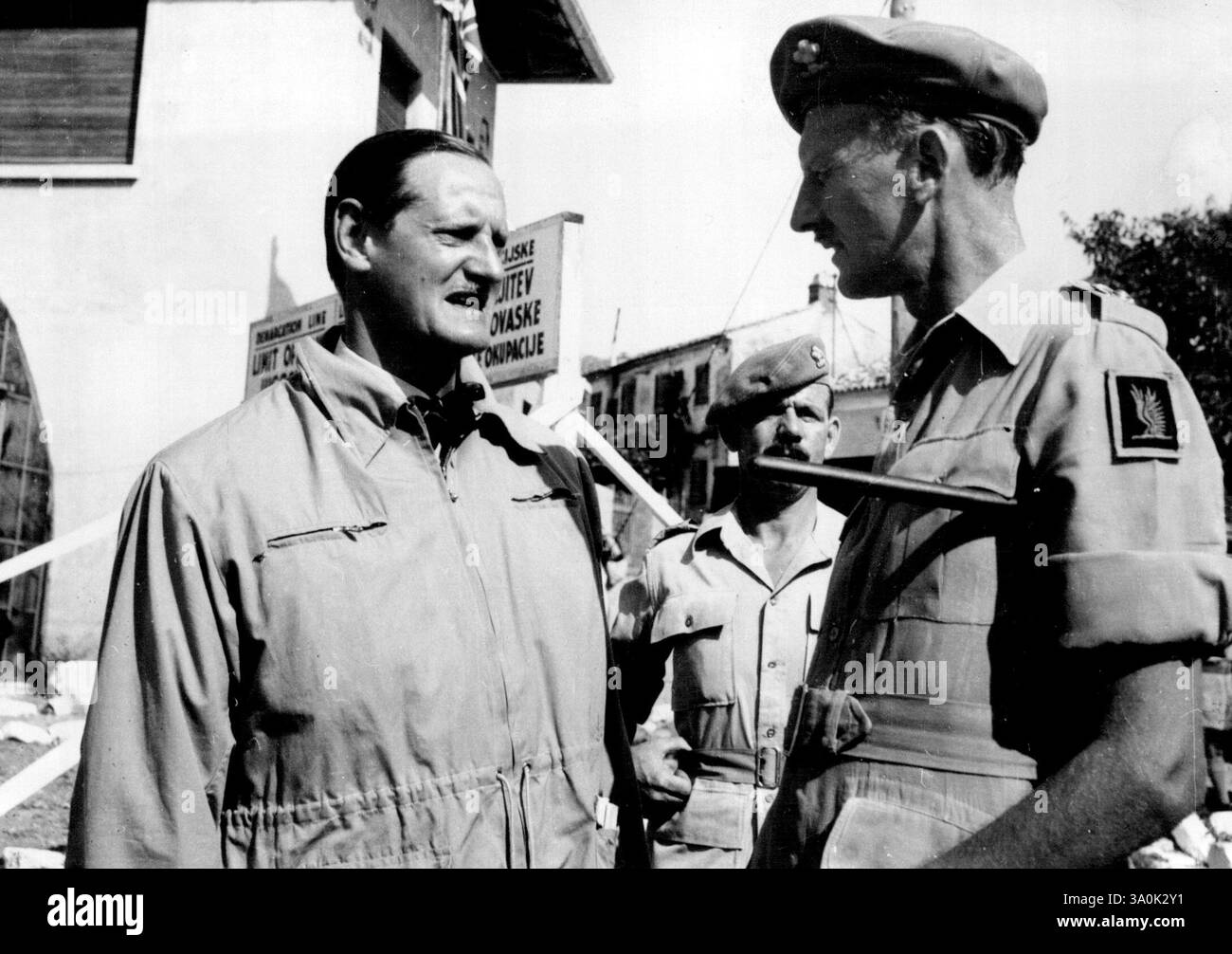 Chat avec le colonel le ministre britannique de la Guerre se rend à ...