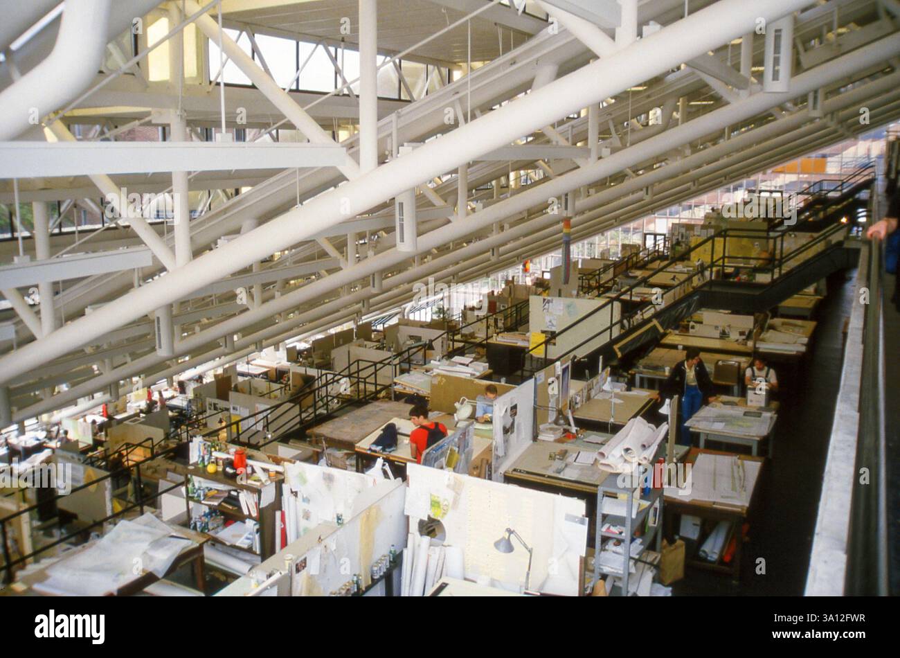 Harvard Graduate School of Design by John Andrews - intérieur du Gund ...